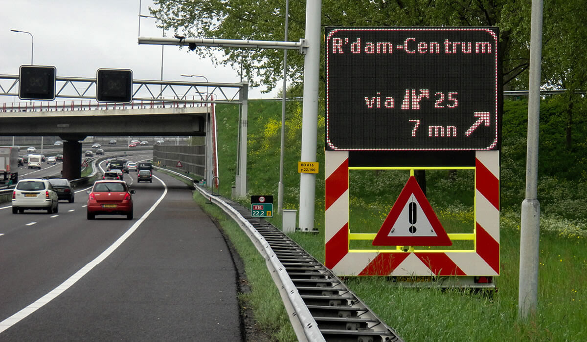 Travel time information: real-time traffic information | EBO van Weel