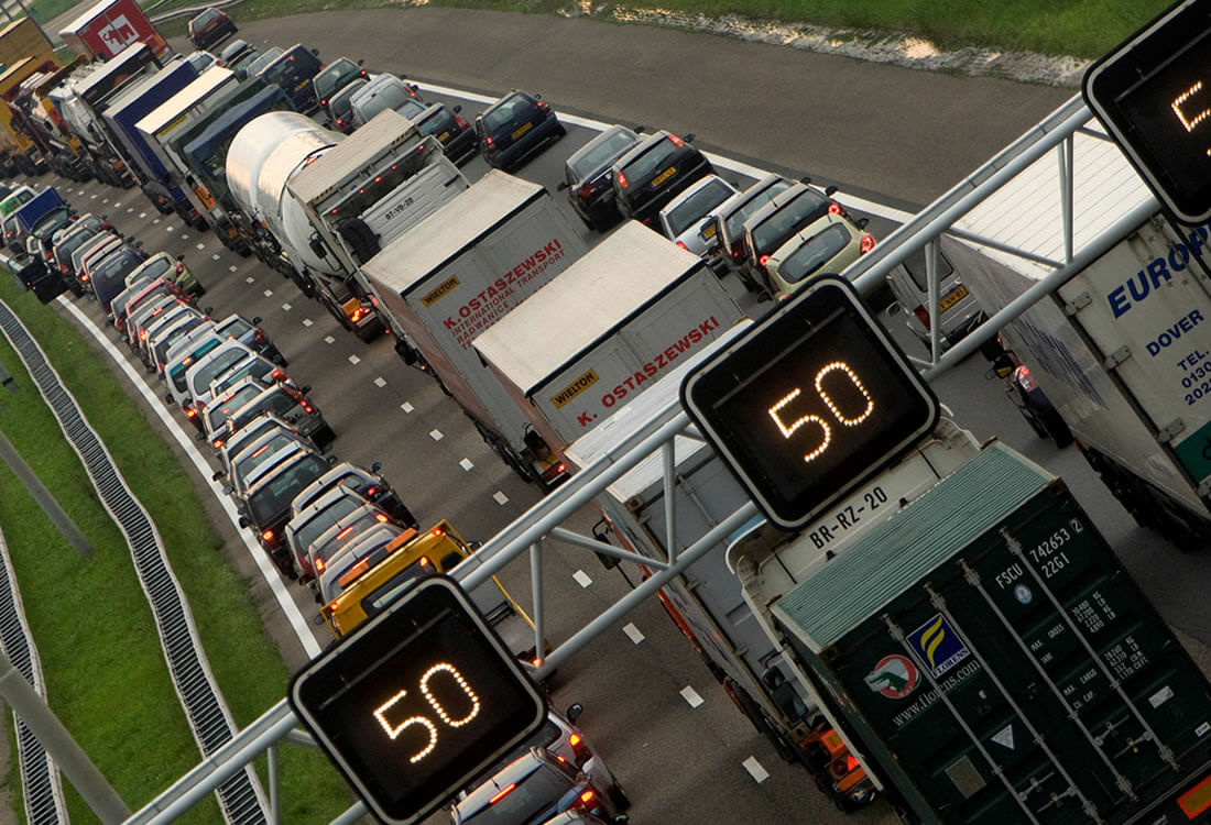 Traffic jam detection: real-time traffic information | EBO van Weel